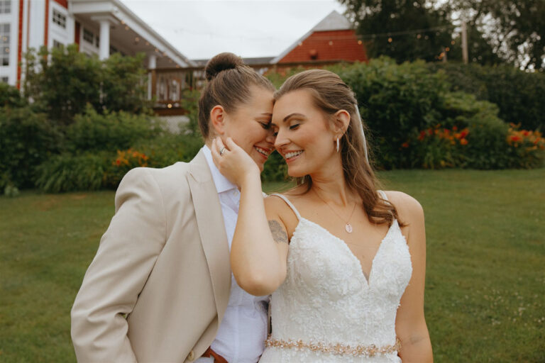 Anna & Jess – A TikTok Romance & A Chic Wedding At Falmouth