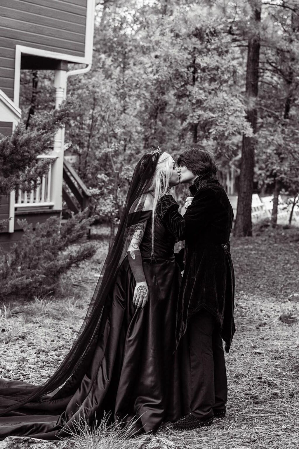 Arizona Goth Wedding with Donuts, Tattoos, and Veil Drama