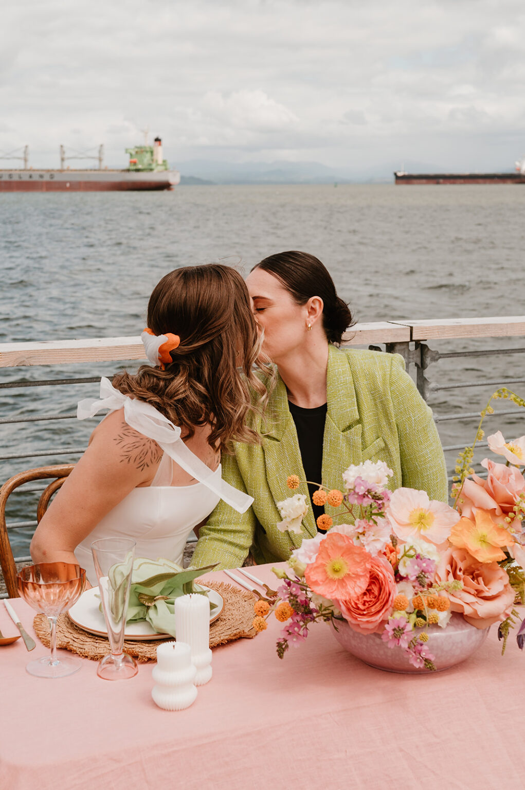 Playful Palettes at an Oregon Waterfront Elopement
